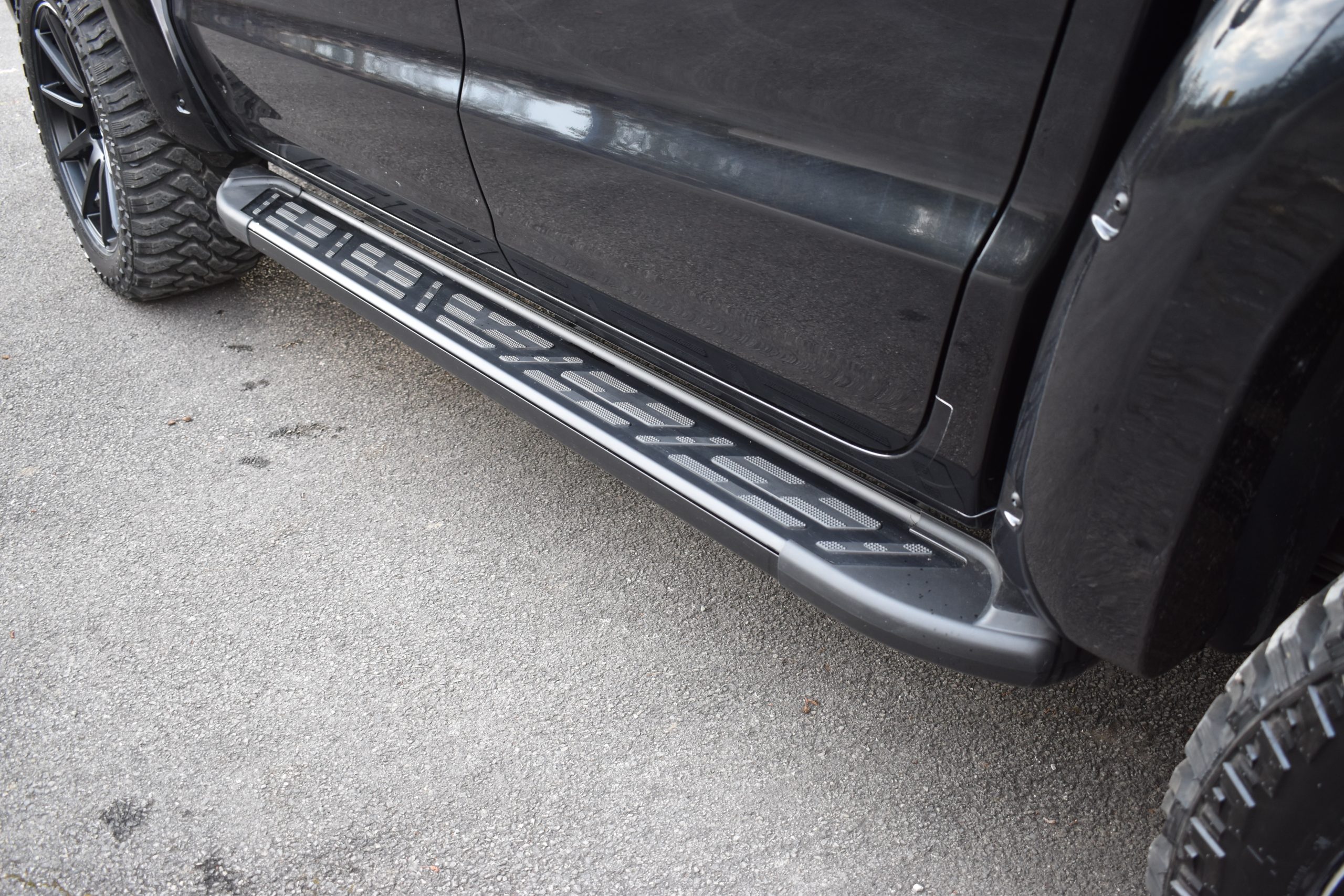 VEA Automotive Volkswagen Amarok ‘Treadz’ Side Steps - VEA Automotive